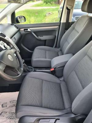 Melns Volkswagen Touran 2008 Kaišiadorys, ar dzinēja tilpumu 1.90 L un nobraukumu 266 tūkst. km par 2999 €, foto 20 vietnē AUTOMOTO.COM.LV