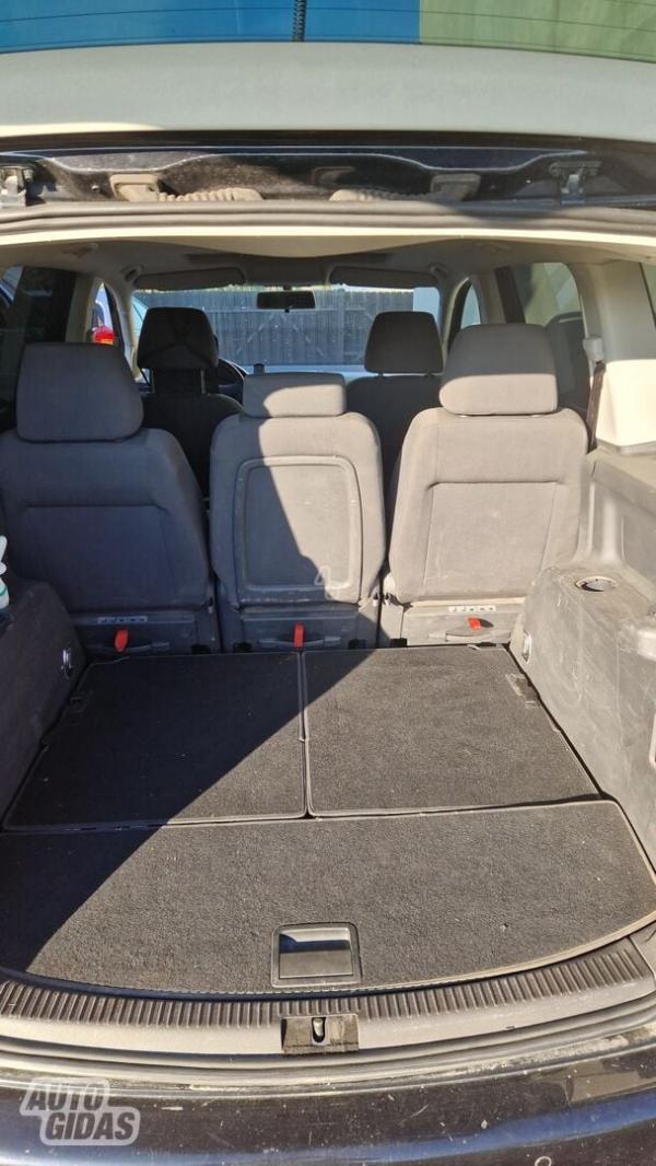 Melns Volkswagen Touran 2008 Šauļi, ar dzinēja tilpumu 1.90 L un nobraukumu 265 tūkst. km par 2600 €, foto 4 vietnē AUTOMOTO.COM.LV