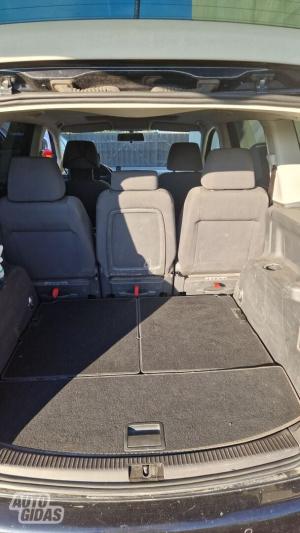 Melns Volkswagen Touran 2008 Šauļi, ar dzinēja tilpumu 1.90 L un nobraukumu 265 tūkst. km par 2600 €, foto 5 vietnē AUTOMOTO.COM.LV