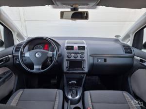 Melns Volkswagen Touran 2008 Mažeikiai, ar dzinēja tilpumu 2.00 L un nobraukumu 295 tūkst. km par 4350 €, foto 10 vietnē AUTOMOTO.COM.LV