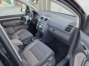 Melns Volkswagen Touran 2008 Mažeikiai, ar dzinēja tilpumu 2.00 L un nobraukumu 295 tūkst. km par 4350 €, foto 12 vietnē AUTOMOTO.COM.LV