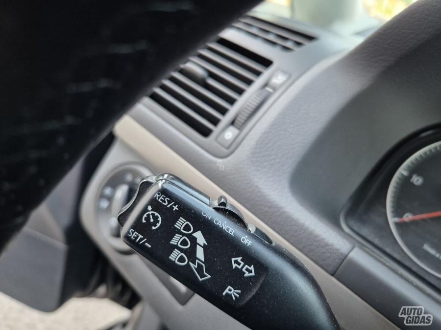 Melns Volkswagen Touran 2008 Mažeikiai, ar dzinēja tilpumu 2.00 L un nobraukumu 295 tūkst. km par 4350 €, foto 19 vietnē AUTOMOTO.COM.LV