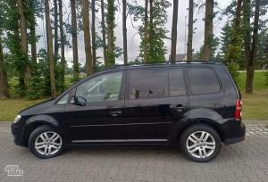 Melns Volkswagen Touran 2008 Kauņa, ar dzinēja tilpumu 2.00 L un nobraukumu 272 tūkst. km par 3250 €, foto 3 vietnē AUTOMOTO.COM.LV