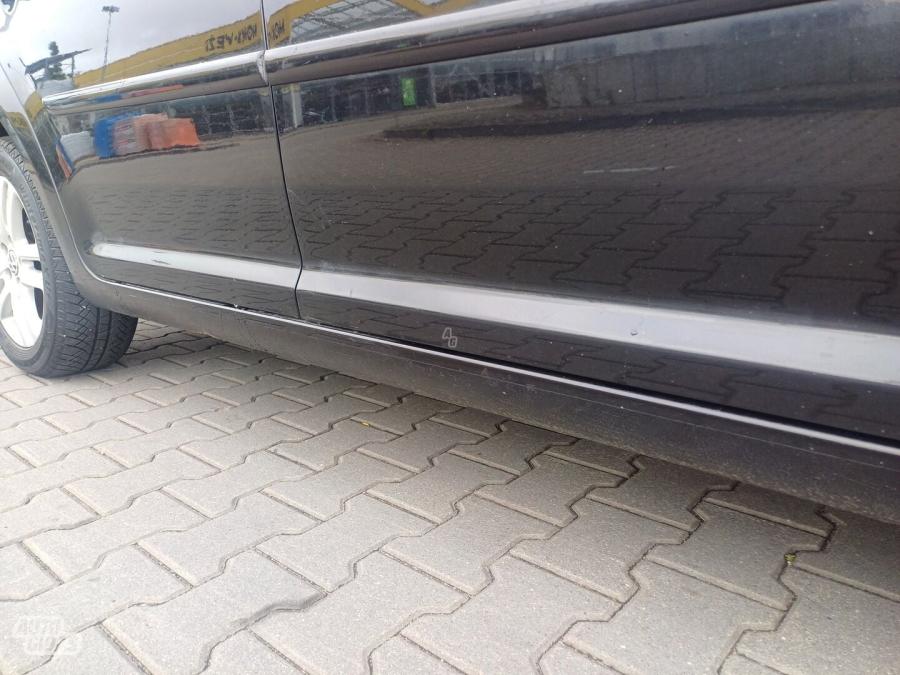 Melns Volkswagen Touran 2008 Kauņa, ar dzinēja tilpumu 2.00 L un nobraukumu 272 tūkst. km par 3250 €, foto 9 vietnē AUTOMOTO.COM.LV