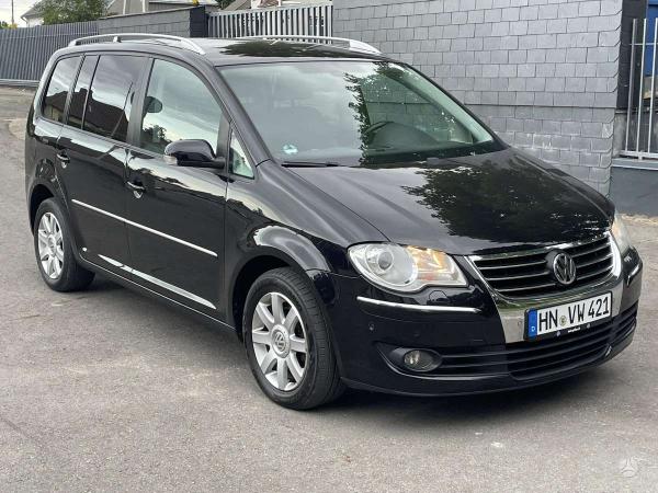 Melns Volkswagen Touran 2008 Marijampole, ar dzinēja tilpumu 1.40 L un nobraukumu 181 tūkst. km par 3650 €, foto 1 vietnē AUTOMOTO.COM.LV