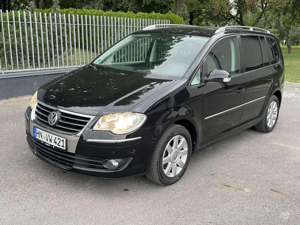 Melns Volkswagen Touran 2008 Marijampole, ar dzinēja tilpumu 1.40 L un nobraukumu 181 tūkst. km par 3650 €, foto 3 vietnē AUTOMOTO.COM.LV