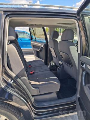 Melns Volkswagen Touran 2008 Jelgava, ar dzinēja tilpumu 2.00 L un nobraukumu 324 tūkst. km par 2400 €, foto 10 vietnē AUTOMOTO.COM.LV