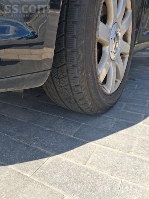 Melns Volkswagen Touran 2008 Jelgava, ar dzinēja tilpumu 2.00 L un nobraukumu 324 tūkst. km par 2400 €, foto 12 vietnē AUTOMOTO.COM.LV