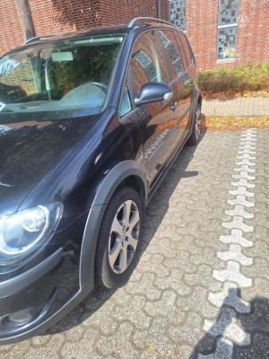 Black Volkswagen Touran 2008 in Jurbarkas, with an engine capacity of 1.97 L and mileage of 220 thousand km for 2999 €, photo  on AUTOMOTO.COM.LV