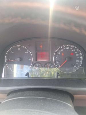 Black Volkswagen Touran 2008 in Jurbarkas, with an engine capacity of 1.97 L and mileage of 220 thousand km for 2999 €, photo 12 on AUTOMOTO.COM.LV