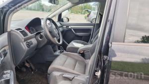 Melns Volkswagen Touran 2008 Cēsis, ar dzinēja tilpumu 1.90 L un nobraukumu 380 tūkst. km par 2200 €, foto 12 vietnē AUTOMOTO.COM.LV