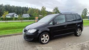 Melns Volkswagen Touran 2008 Rīga, ar dzinēja tilpumu 2.00 L un nobraukumu 325 tūkst. km par 1350 €, foto  vietnē AUTOMOTO.COM.LV