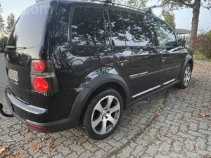 Melns Volkswagen Touran 2008 Valmiera, ar dzinēja tilpumu 1.90 L un nobraukumu 282 tūkst. km par 3500 €, foto 7 vietnē AUTOMOTO.COM.LV