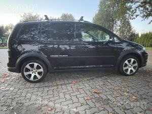 Melns Volkswagen Touran 2008 Valmiera, ar dzinēja tilpumu 1.90 L un nobraukumu 282 tūkst. km par 3500 €, foto 8 vietnē AUTOMOTO.COM.LV
