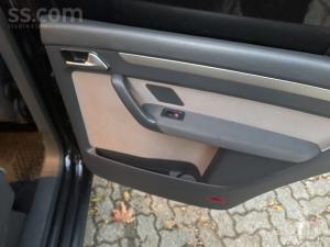 Melns Volkswagen Touran 2008 Valmiera, ar dzinēja tilpumu 1.90 L un nobraukumu 282 tūkst. km par 3500 €, foto 12 vietnē AUTOMOTO.COM.LV