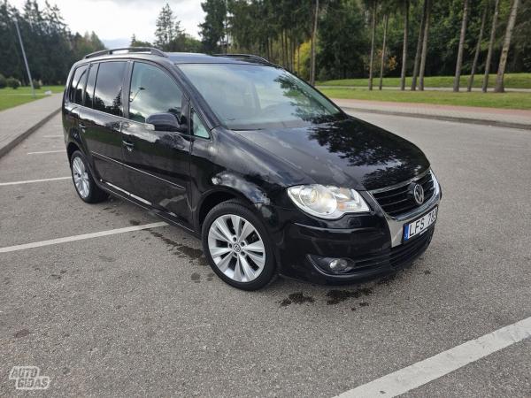 Black Volkswagen Touran 2009 in Salcininkai, with an engine capacity of 2.00 L and mileage of 340 thousand km for 3150 €, photo 2 on AUTOMOTO.COM.LV
