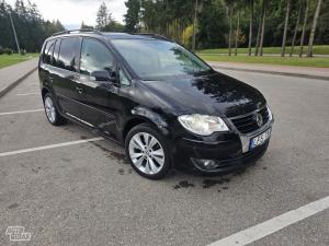 Black Volkswagen Touran 2009 in Salcininkai, with an engine capacity of 2.00 L and mileage of 340 thousand km for 3150 €, photo 2 on AUTOMOTO.COM.LV