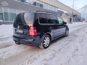 Black Volkswagen Touran 2009 in Vilnius, with an engine capacity of 2.00 L and mileage of 301 thousand km for 2400 €, photo 5 on AUTOMOTO.COM.LV