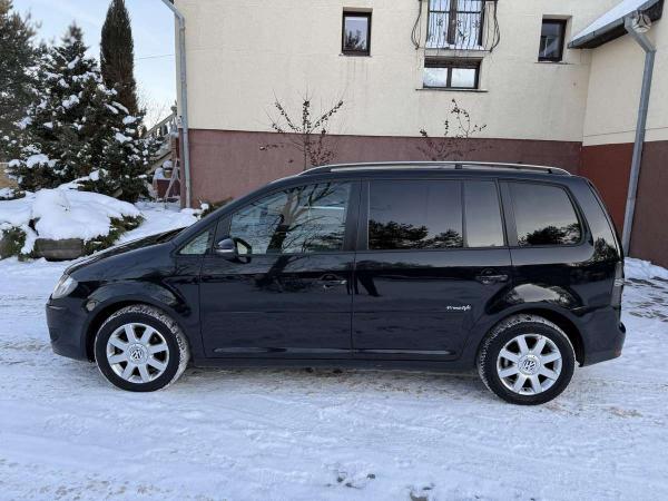 Black Volkswagen Touran 2009 in Kedainiai, with an engine capacity of 1.97 L and mileage of 268 thousand km for 4250 €, photo 9 on AUTOMOTO.COM.LV