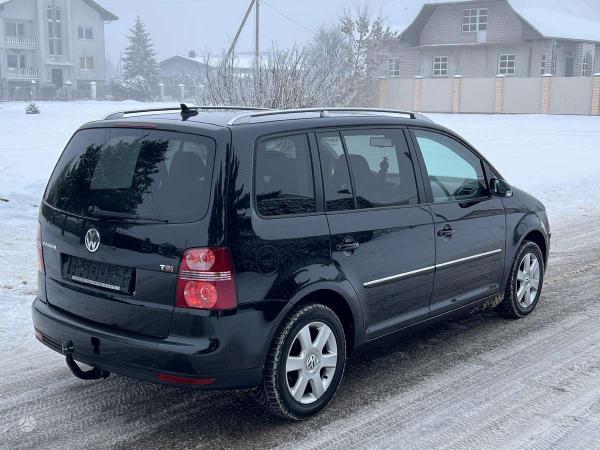 Melns Volkswagen Touran 2009 Kėdainiai, ar dzinēja tilpumu 1.40 L un nobraukumu 231 tūkst. km par 4199 €, foto 3 vietnē AUTOMOTO.COM.LV