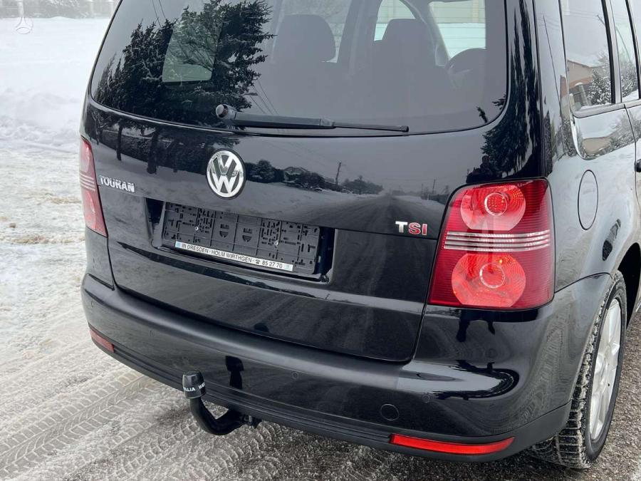 Black Volkswagen Touran 2009 in Kedainiai, with an engine capacity of 1.40 L and mileage of 231 thousand km for 4199 €, photo 10 on AUTOMOTO.COM.LV