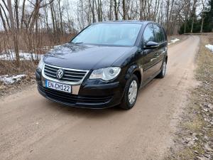Melns Volkswagen Touran 2009 Utena, ar dzinēja tilpumu 19.00 L un nobraukumu 250 tūkst. km par 3600 €, foto  vietnē AUTOMOTO.COM.LV