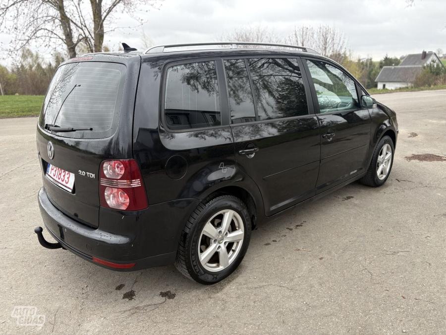 Black Volkswagen Touran 2009 in Kaunas, with an engine capacity of 2.00 L and mileage of 404 thousand km for 3100 €, photo 14 on AUTOMOTO.COM.LV