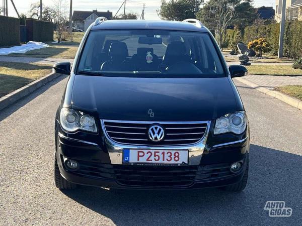 Melns Volkswagen Touran 2009 Kėdainiai, ar dzinēja tilpumu 1.40 L un nobraukumu 231 tūkst. km par 3999 €, foto 7 vietnē AUTOMOTO.COM.LV