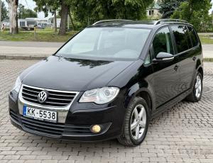 Black Volkswagen Touran 2009 in Riga, with an engine capacity of 2.00 L and mileage of 341 thousand km for 2300 €, photo 3 on AUTOMOTO.COM.LV