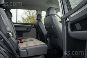 Melns Volkswagen Touran 2009 Jelgava, ar dzinēja tilpumu 2.00 L un nobraukumu 291 tūkst. km par 3990 €, foto 11 vietnē AUTOMOTO.COM.LV