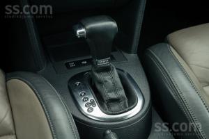 Melns Volkswagen Touran 2009 Jelgava, ar dzinēja tilpumu 2.00 L un nobraukumu 291 tūkst. km par 3990 €, foto 16 vietnē AUTOMOTO.COM.LV