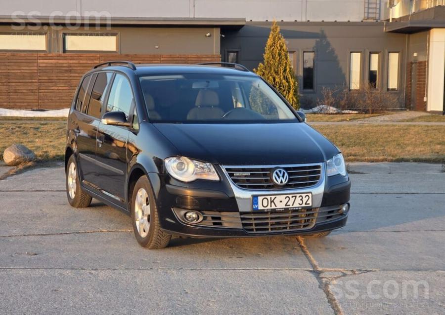Черный Фольксваген Туран 2009 в Рига, объемом двигателя 1.90 л и пробегом 262 тыс. км за 4390 €, фото 14 на AUTOMOTO.COM.LV