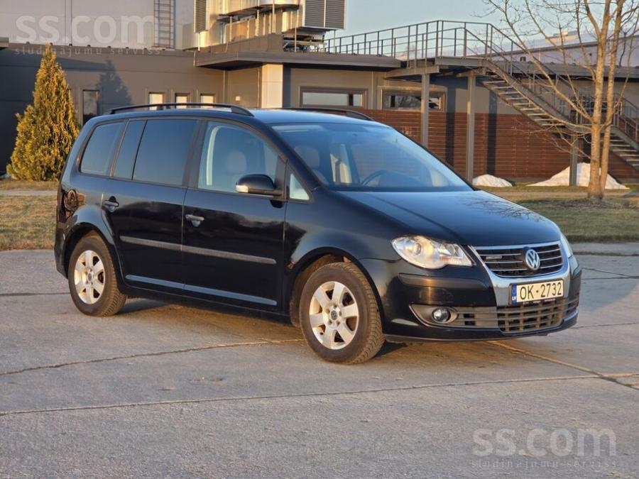 Черный Фольксваген Туран 2009 в Рига, объемом двигателя 1.90 л и пробегом 262 тыс. км за 4390 €, фото 18 на AUTOMOTO.COM.LV