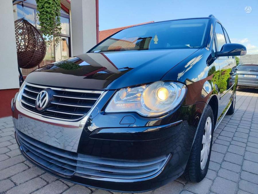 Melns Volkswagen Touran 2009 Marijampole, ar dzinēja tilpumu 1.90 L un nobraukumu 139 tūkst. km par 3599 €, foto 3 vietnē AUTOMOTO.COM.LV