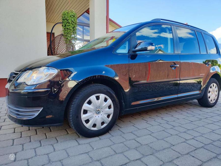 Melns Volkswagen Touran 2009 Marijampole, ar dzinēja tilpumu 1.90 L un nobraukumu 139 tūkst. km par 3599 €, foto 7 vietnē AUTOMOTO.COM.LV
