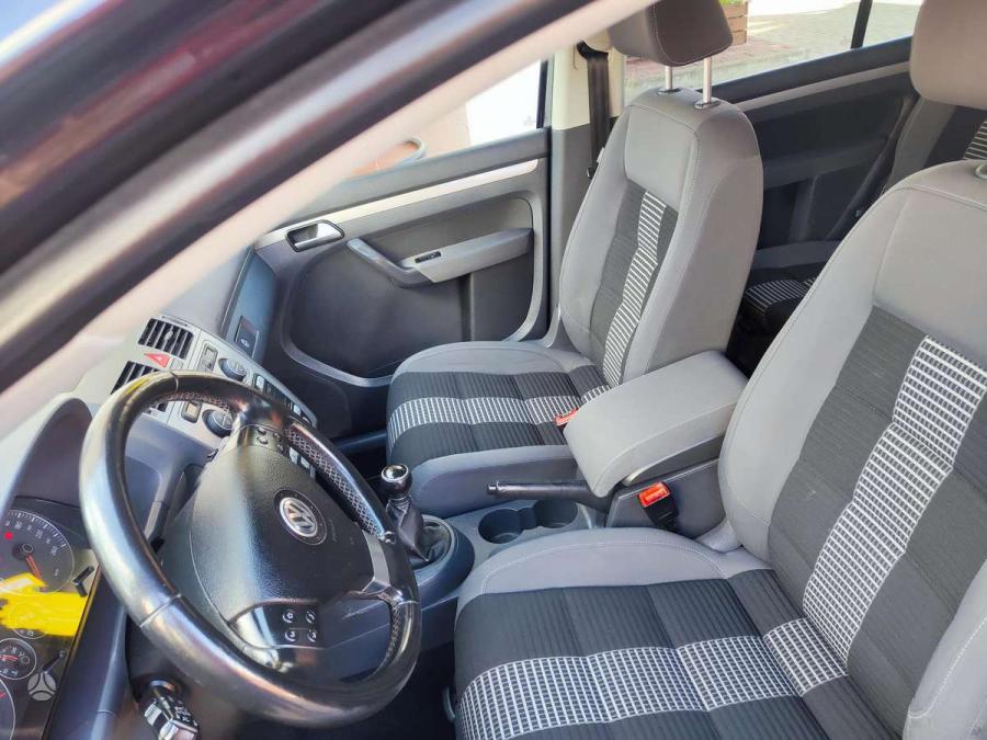 Melns Volkswagen Touran 2009 Marijampole, ar dzinēja tilpumu 1.90 L un nobraukumu 139 tūkst. km par 3599 €, foto 18 vietnē AUTOMOTO.COM.LV