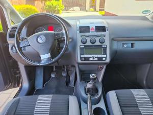 Melns Volkswagen Touran 2009 Marijampole, ar dzinēja tilpumu 1.90 L un nobraukumu 139 tūkst. km par 3599 €, foto 20 vietnē AUTOMOTO.COM.LV