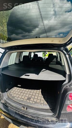Melns Volkswagen Touran 2009 Daugavpils, ar dzinēja tilpumu 1.90 L un nobraukumu 260 tūkst. km par 3500 €, foto 13 vietnē AUTOMOTO.COM.LV