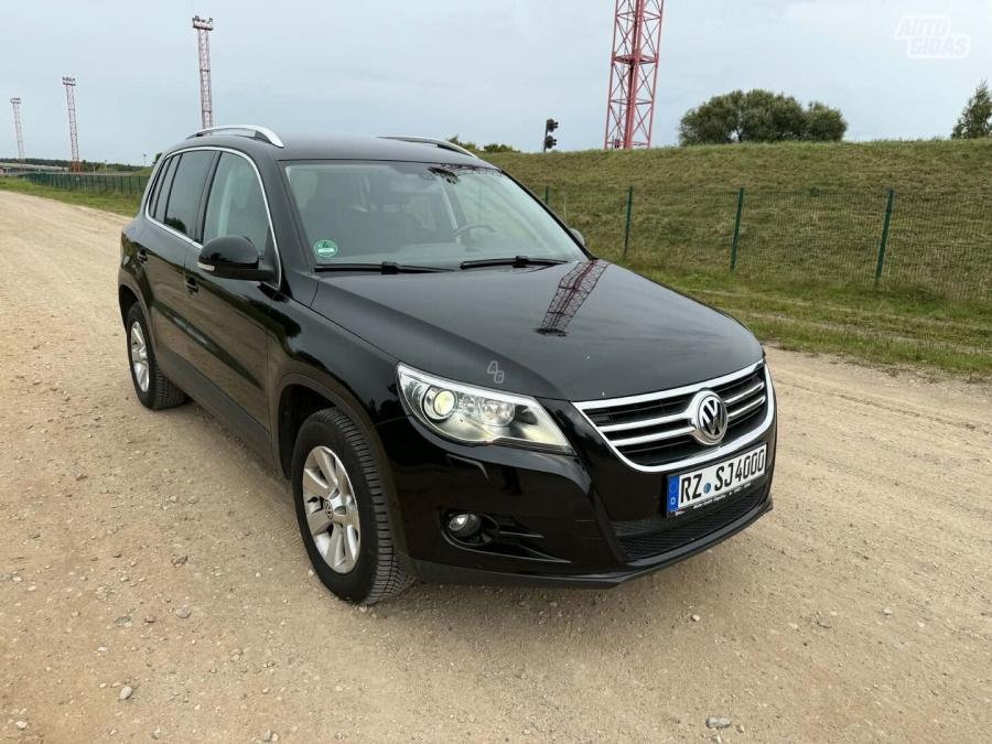 Melns Volkswagen Touran 2009 Mažeikiai, ar dzinēja tilpumu 2.00 L un nobraukumu 174 tūkst. km par 6200 €, foto 3 vietnē AUTOMOTO.COM.LV