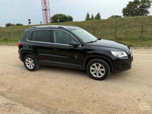 Melns Volkswagen Touran 2009 Mažeikiai, ar dzinēja tilpumu 2.00 L un nobraukumu 174 tūkst. km par 6200 €, foto 5 vietnē AUTOMOTO.COM.LV