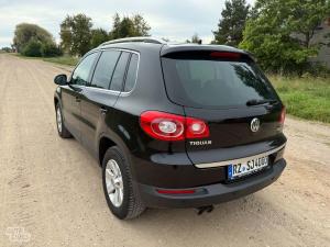 Melns Volkswagen Touran 2009 Mažeikiai, ar dzinēja tilpumu 2.00 L un nobraukumu 174 tūkst. km par 6200 €, foto 7 vietnē AUTOMOTO.COM.LV