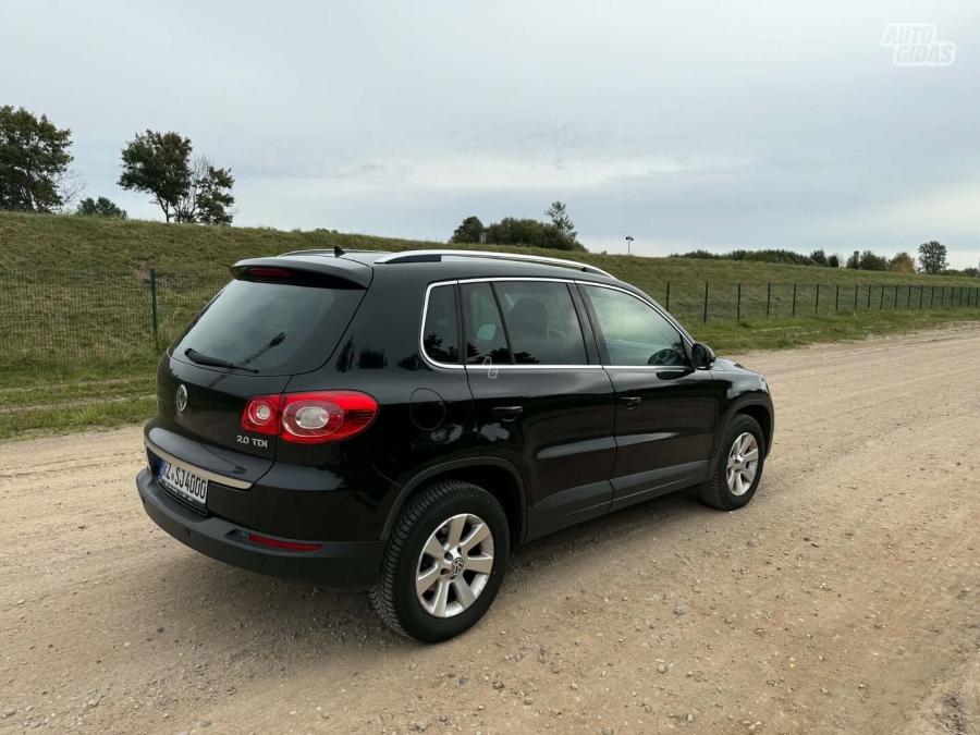 Melns Volkswagen Touran 2009 Mažeikiai, ar dzinēja tilpumu 2.00 L un nobraukumu 174 tūkst. km par 6200 €, foto 8 vietnē AUTOMOTO.COM.LV