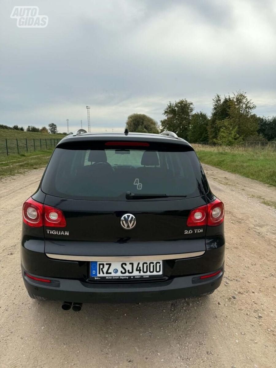 Melns Volkswagen Touran 2009 Mažeikiai, ar dzinēja tilpumu 2.00 L un nobraukumu 174 tūkst. km par 6200 €, foto 9 vietnē AUTOMOTO.COM.LV