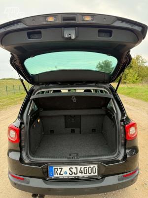 Melns Volkswagen Touran 2009 Mažeikiai, ar dzinēja tilpumu 2.00 L un nobraukumu 174 tūkst. km par 6200 €, foto 15 vietnē AUTOMOTO.COM.LV