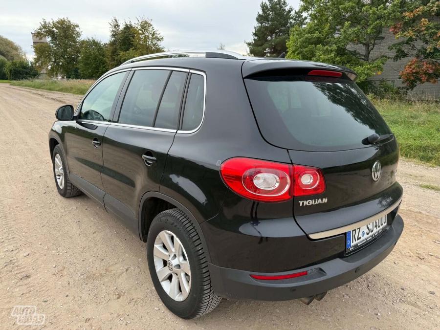 Melns Volkswagen Touran 2009 Mažeikiai, ar dzinēja tilpumu 2.00 L un nobraukumu 174 tūkst. km par 6200 €, foto 17 vietnē AUTOMOTO.COM.LV