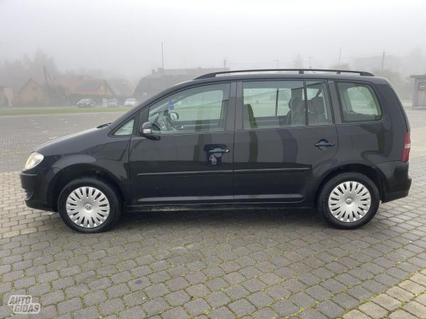 Melns Volkswagen Touran 2009 Raseiniai, ar dzinēja tilpumu 1.90 L un nobraukumu 330 tūkst. km par 1950 €, foto 3 vietnē AUTOMOTO.COM.LV
