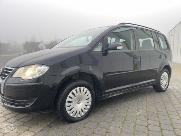 Melns Volkswagen Touran 2009 Raseiniai, ar dzinēja tilpumu 1.90 L un nobraukumu 330 tūkst. km par 1950 €, foto 4 vietnē AUTOMOTO.COM.LV