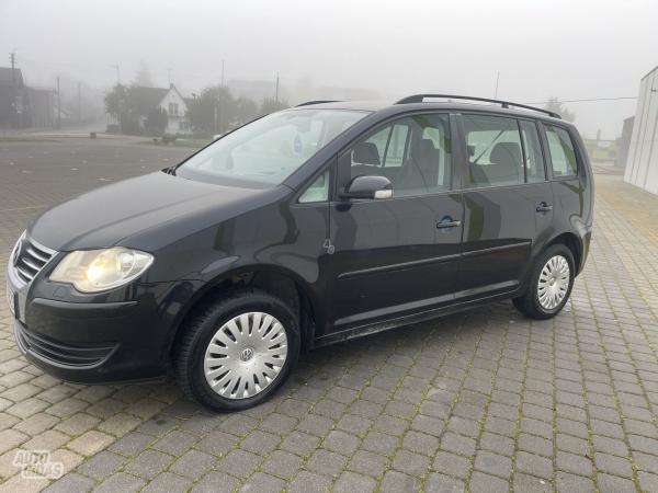 Melns Volkswagen Touran 2009 Raseiniai, ar dzinēja tilpumu 1.90 L un nobraukumu 330 tūkst. km par 1950 €, foto 5 vietnē AUTOMOTO.COM.LV