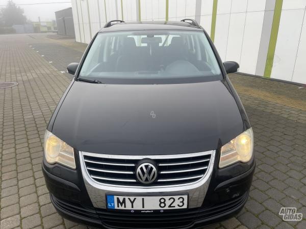 Melns Volkswagen Touran 2009 Raseiniai, ar dzinēja tilpumu 1.90 L un nobraukumu 330 tūkst. km par 1950 €, foto 6 vietnē AUTOMOTO.COM.LV