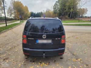 Black Volkswagen Touran 2009 in Vilnius, with an engine capacity of 2.00 L and mileage of 337 thousand km for 1950 €, photo 6 on AUTOMOTO.COM.LV